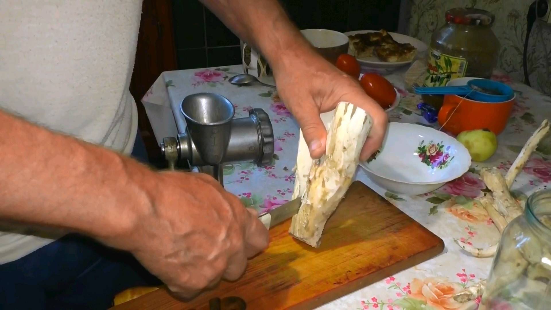 Копаем хрен,обрабатываем его и делаем Хреновину