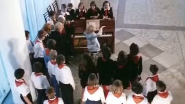 "Крылатые качели". Песня из к/ф 'Приключение Электроника'