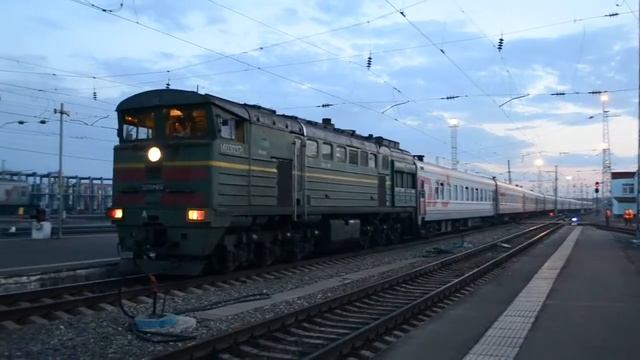 2ТЭ10УТ 0019А, с поездом 312 Воркута — Новороссийск, Киров