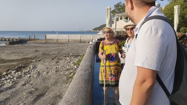 Коренные Ялтинки рубят правду матку. МАРГИНАЛЫ и их поведение на курортах.