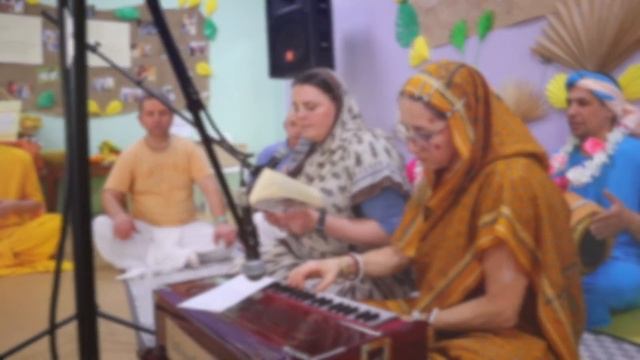 саварана шри гаура пада падме прартхана