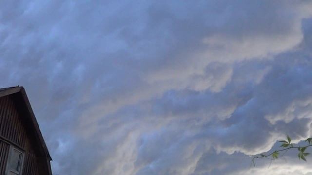 Ураган, красивые клубистые тучи.