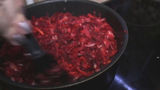 Видеорецепт. Как готовить борщ. Простой рецепт борща украинского