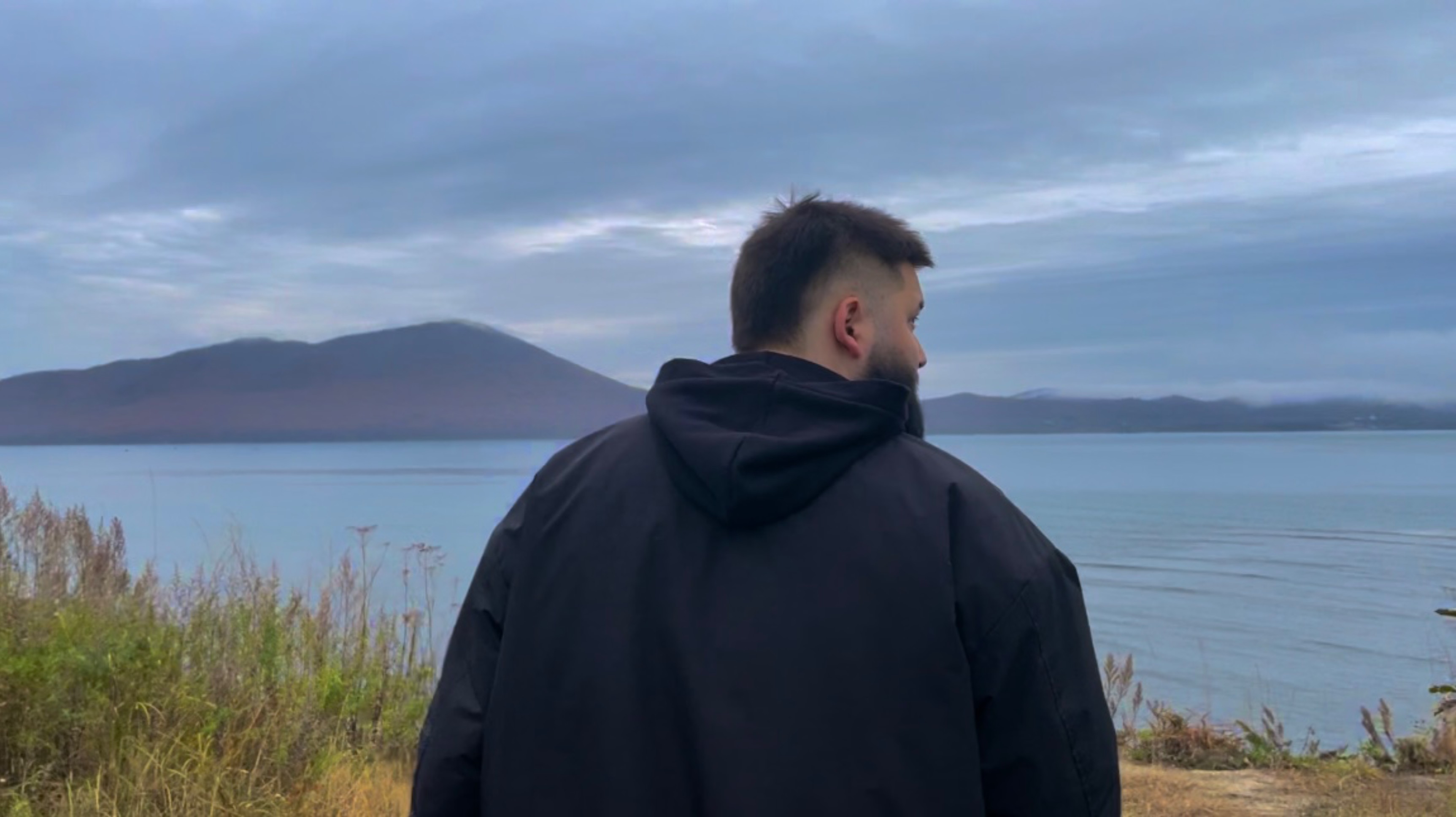 Катя, Юра, и поселок контрастов