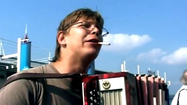 Играю на свадьбе на баяне