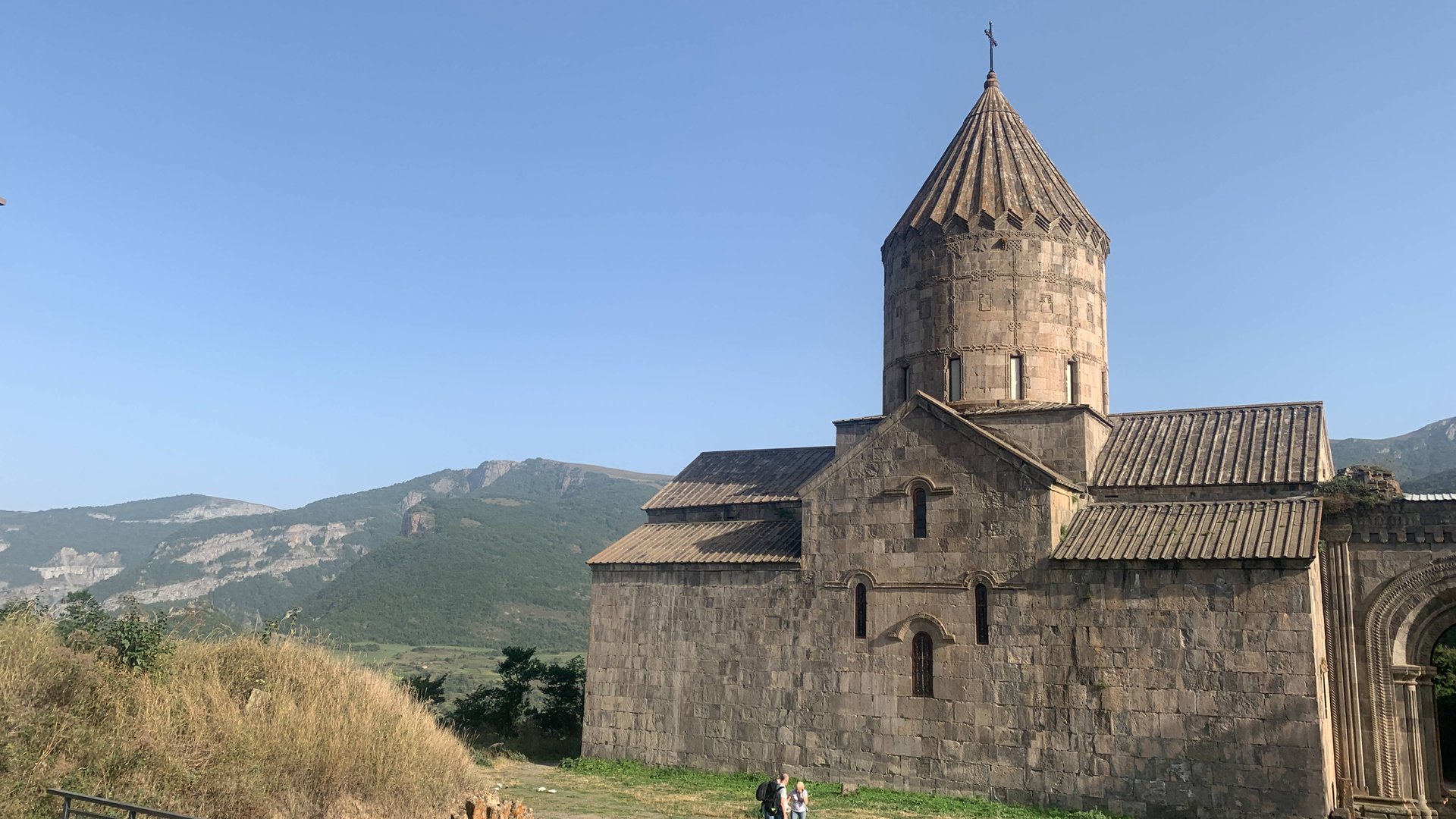 Армения без слов под звуки дудука. Горы, озеро Севан, монастыри, водопад Шакев, Ереван.