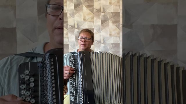 С днём рождения Валерий песню Любе Родина