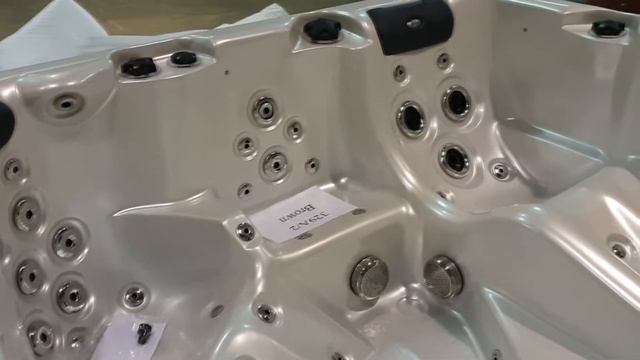 Гидромассажный Спа-Бассейн Jazzi-Pools & Spa SKT 329A