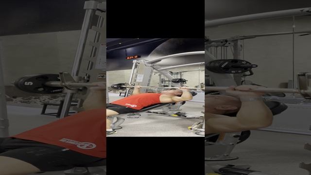 Жим в Смите на наклонной скамье