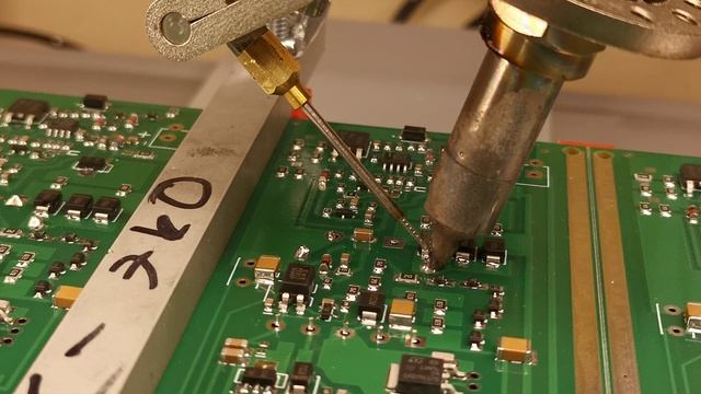 Процесс пайки печатных плат на паяльном станке с ЧПУ