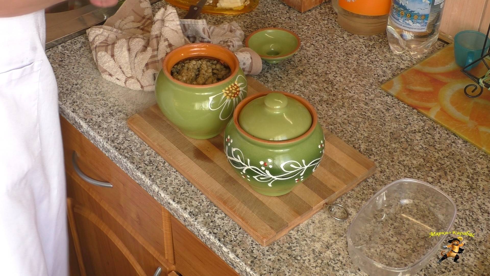 Перловка с мясом в горшочке в духовке