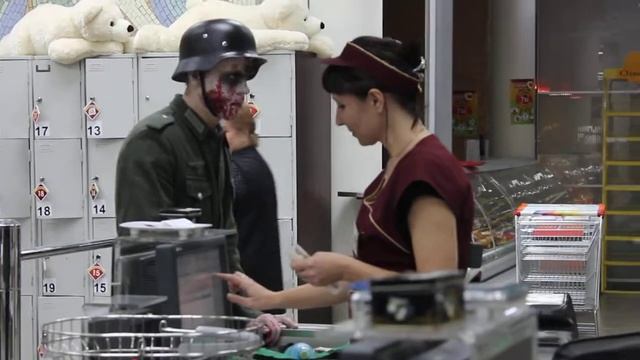 Зомби в супермаркете в Ставрополе на хэллоуин