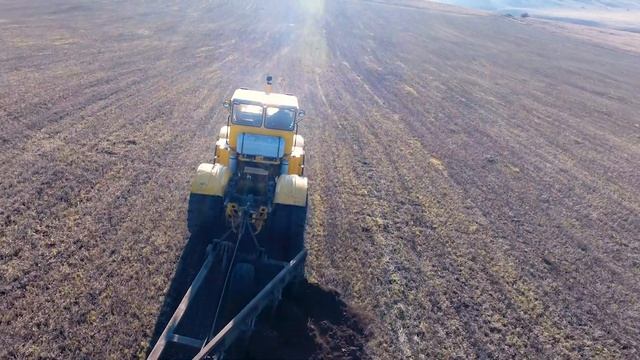 К-701 Вспашка поля - Аэросъёмка phantom 4