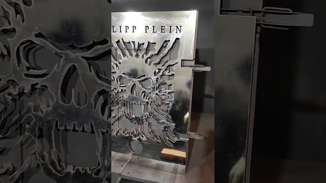 Вот такая коптильня будет у заказчика в его барбекю комплексе.