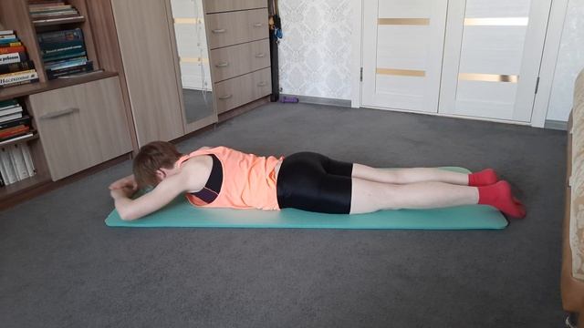 Мини - комплекс при остеохондрозе лёжа на животе 1