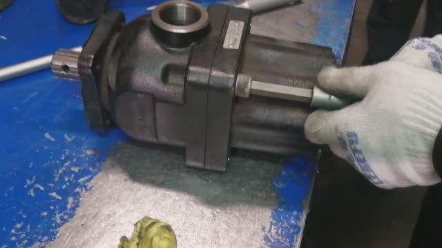 Почему не работает поршневой гидронасос с наклонной шайбой ISO KAVI 80 BD?