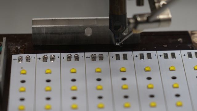 Процесс автоматического лужения контактных площадок светодиодного модуля