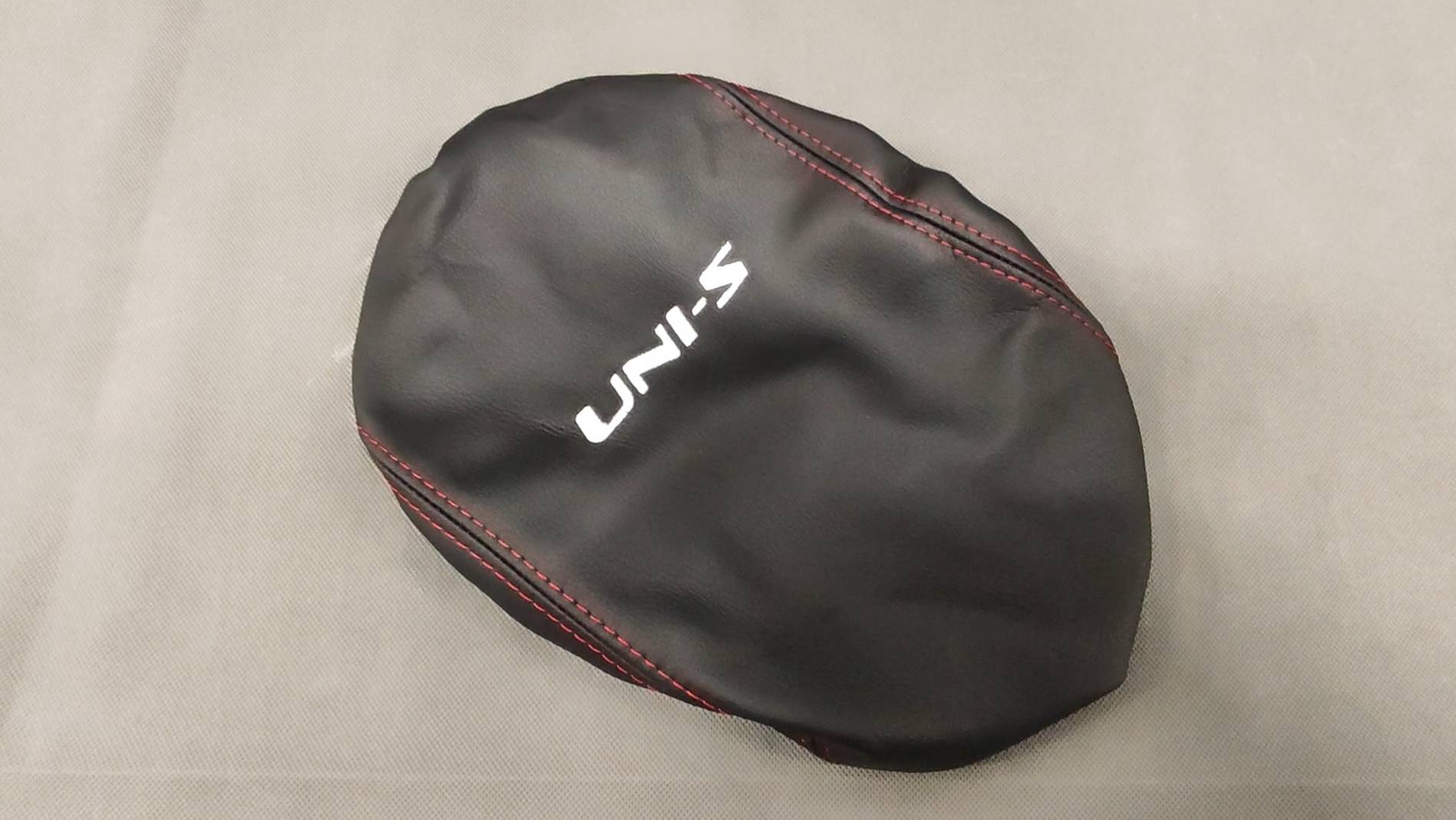 Чехол на подлокотник с логотипом для Changan UNI-S