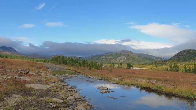 Вдоль Соби к Озёрному перевалу.
Полярный Урал. Рай-Из.