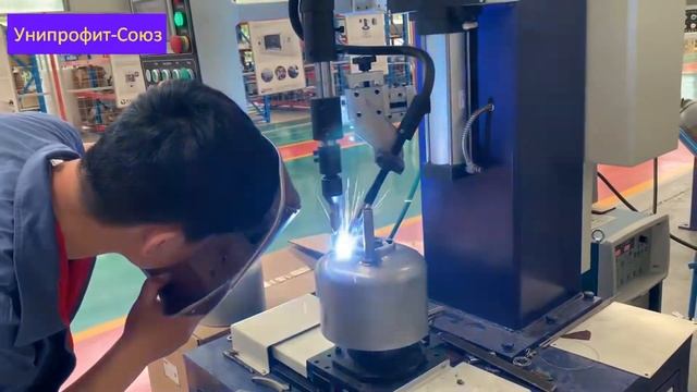 Приварка штуцера к крышке ресивера