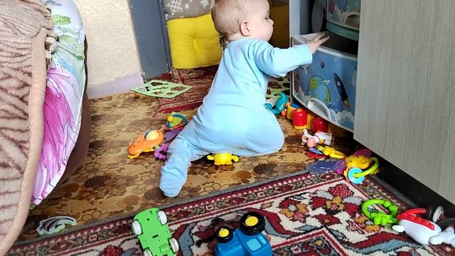 Играем с Мирончиком, малышу 9 месяцев.