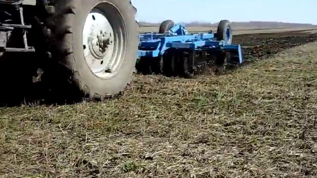 Дисковая борона DANA БДП 3,2х2 в работе