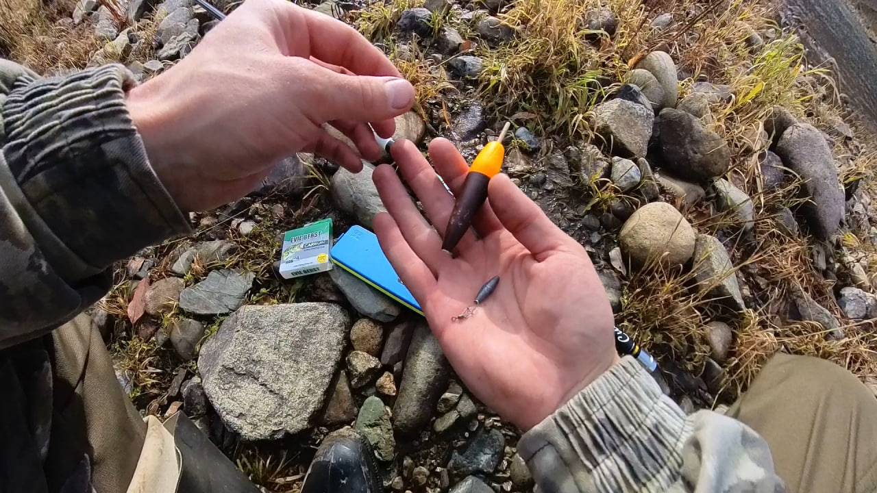 МОНТАЖ ОСНАСТКИ НА МАХОВОЕ УДИЛИЩЕ ДЛЯ ЛОВЛИ ХАРИУСА (В ЗАБРОДКУ И ПО МАЛЫМ РЕКАМ)