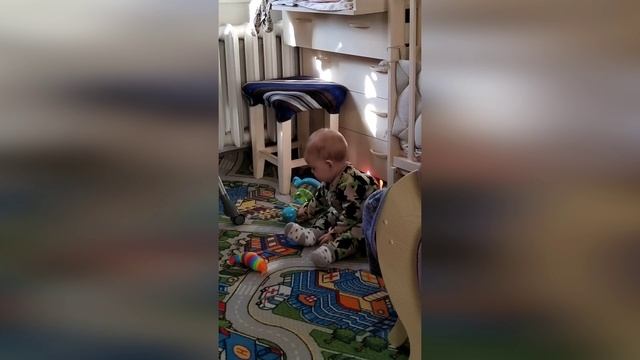 Ну вот Мирончику и 9 месяцев, маленький капошунька))