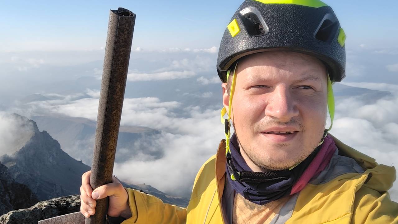 Гора Динозавр с запада и выход к станции 110 км.
Полярный Урал. Рай-Из.