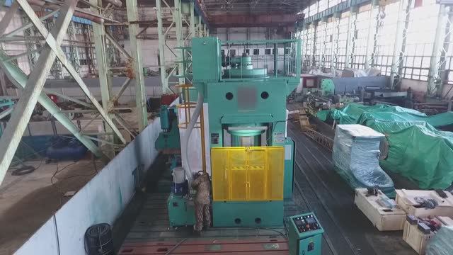 Пресс усилием 2000 т.с. рамного исполнения модели ДЕ2443