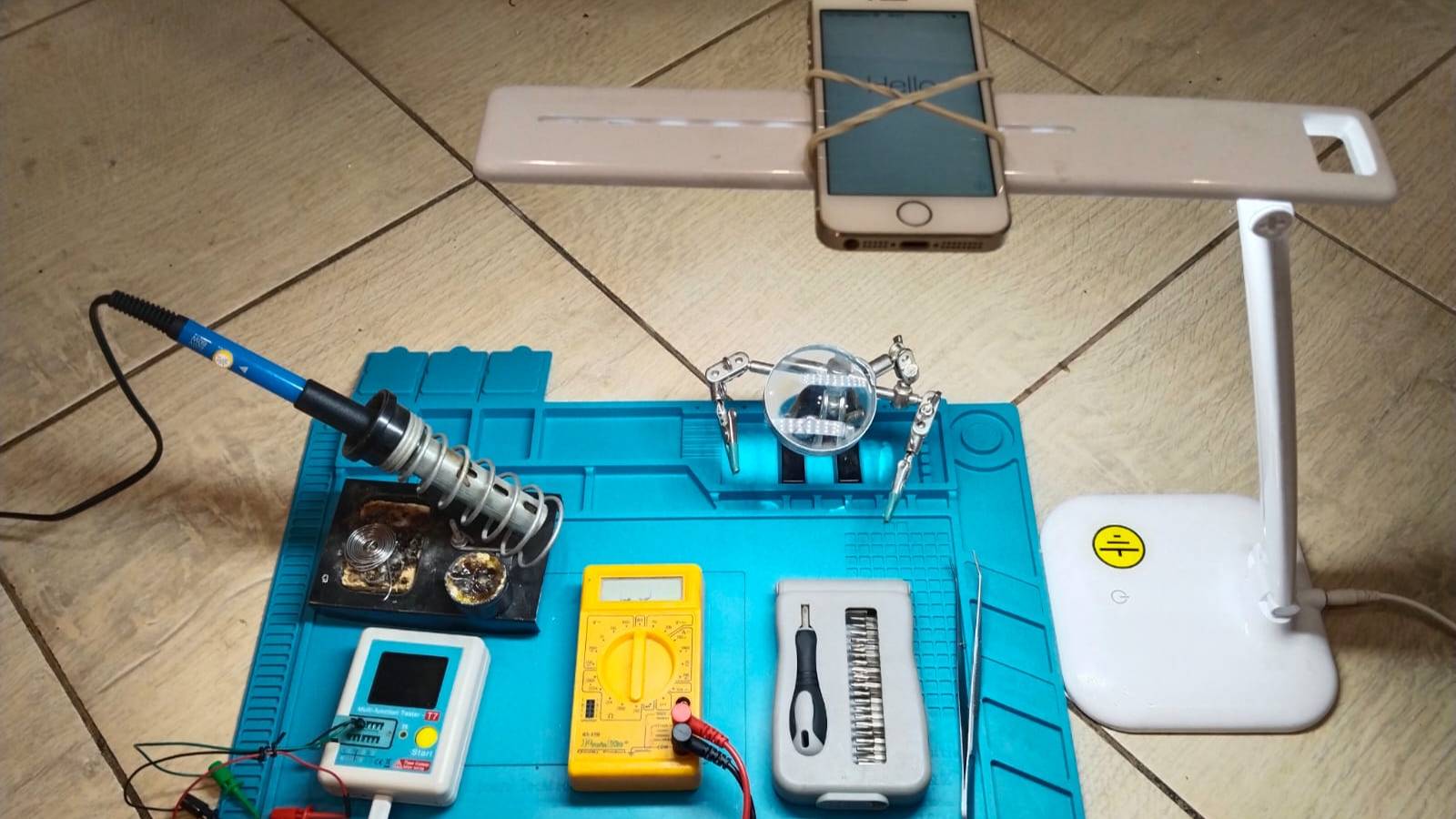 Штатив для смартфона из НИЧЕГО своими руками