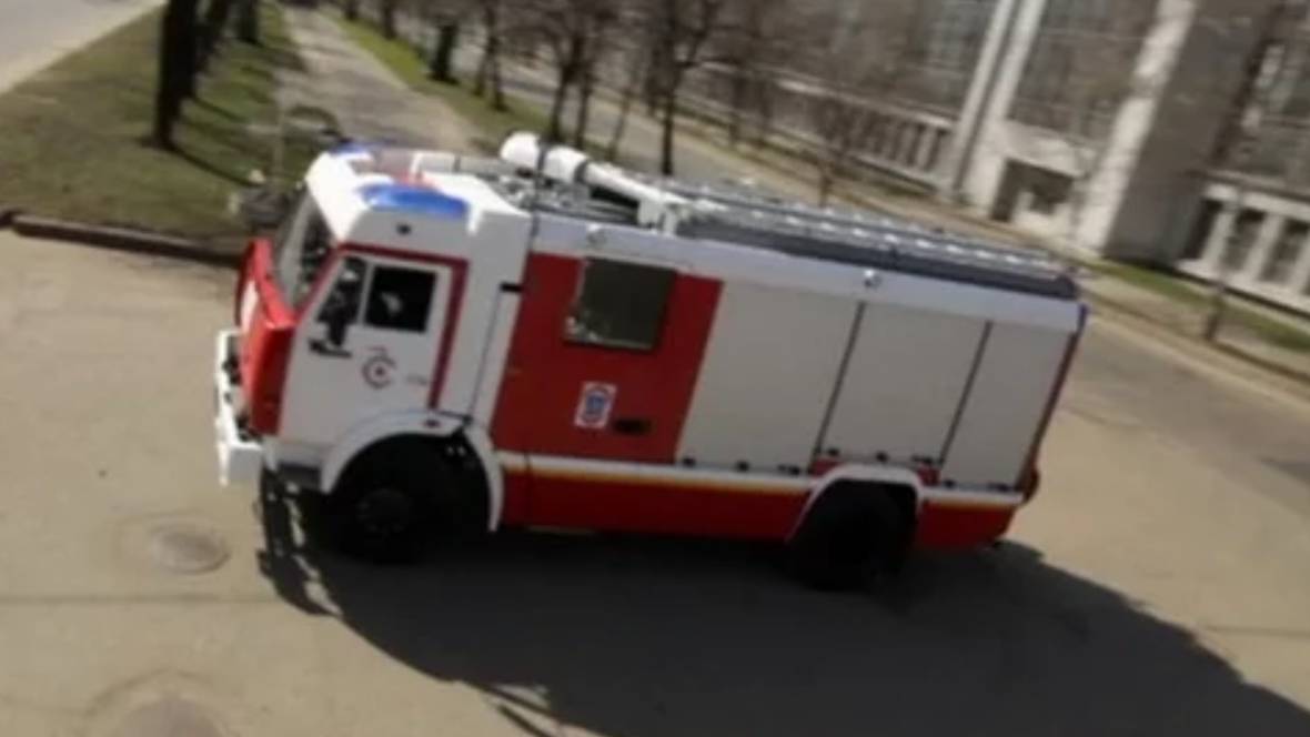 Русский пожарный автомобиль с насосом Rosenbauer