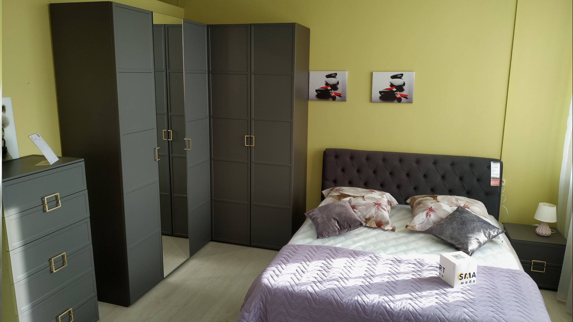 Сборка спальни "Стелла" в мебельном магазине