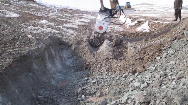 Фреза ER 2000 на экскаваторе PC450, Чукотка