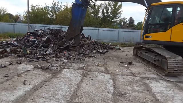 Гидроножницы AS042 на Volvo 250 переработка металлолома