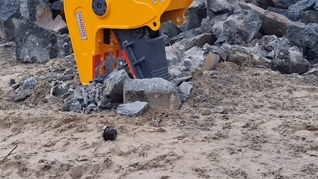 Тестовый запуск дробилки IFP 19 X на экскаваторе SDLG, г  Сургут