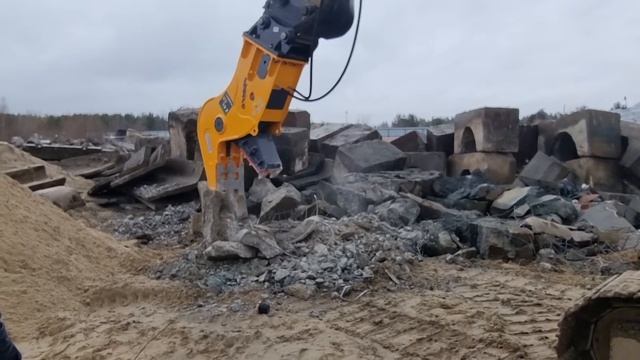 Тестовый запуск дробилки IFP 19 X на экскаваторе SDLG, г  Сургут