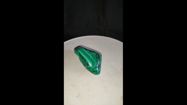 Малахит 1.5x8x3.5 см