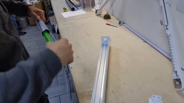 Смена положения двигателя в римском карнизе