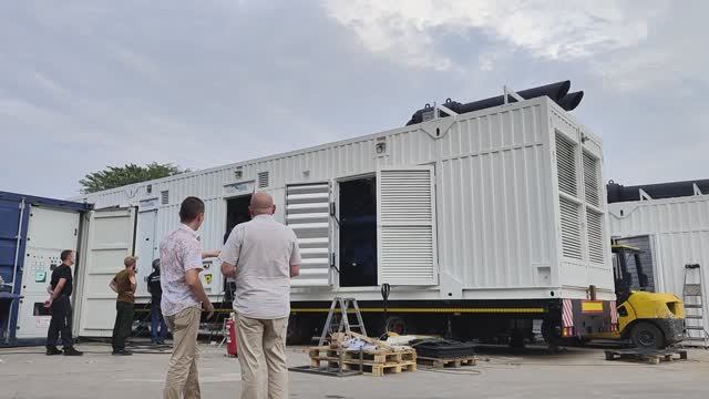 Запуск высоковольтных ДЭС 2 МВт на двигателях Yuchai YC16VC3300-D31 (Техэкспо)