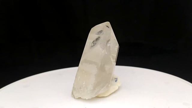 минерал Горный хрусталь(фантом) 3х4х7.5 см