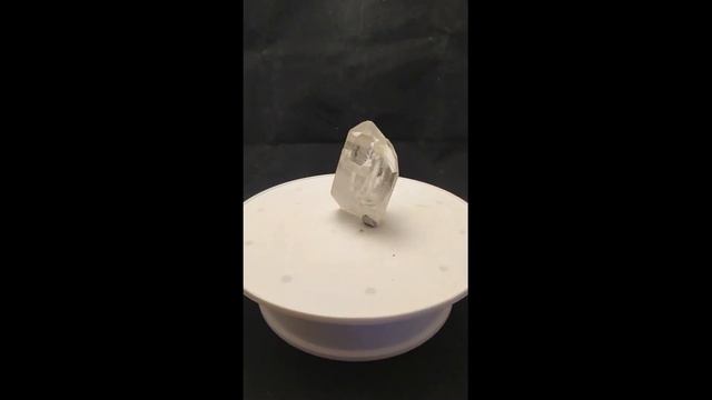 минерал Горный хрусталь 4х5.5х8 см