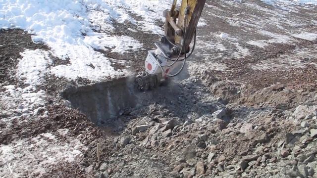 Фреза ER 2000 на экскаваторе PC450, Чукотка