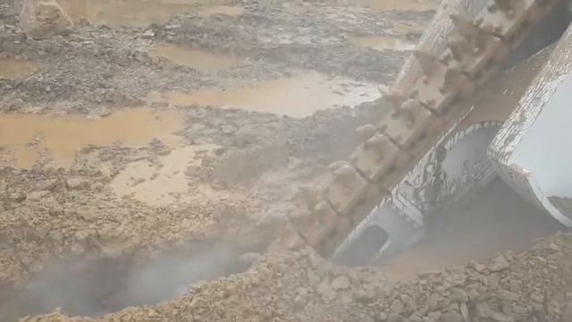 Цепной траншеекопатель KTR130. Траншея в каменистом грунте