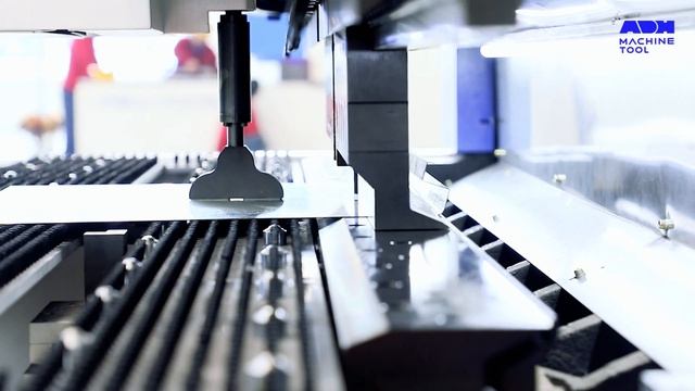 Автоматический панелегибочный станок ADH PB-P с прижимным рычагом