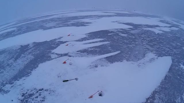 зимняя рыбалка подледная ловля корюшки! финский залив