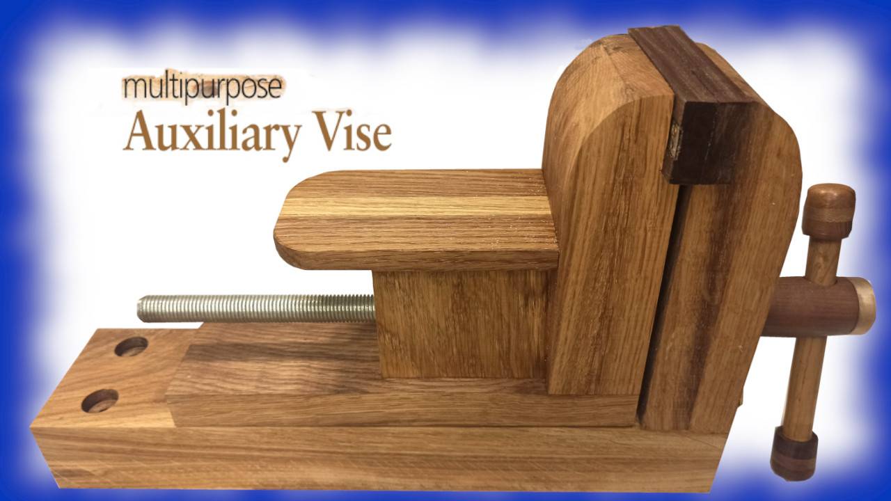 Настольные деревянные тиски.