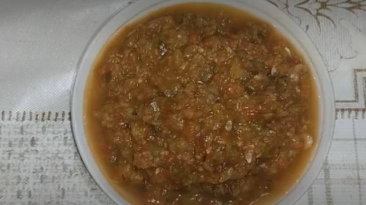 Готовим огуречную икру.