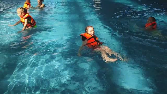 Аквапарк Тропический берег. Настя в Аквапарке