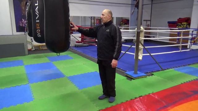 Отработка рубящих ударов пигуацюань на мешках. Часть 2